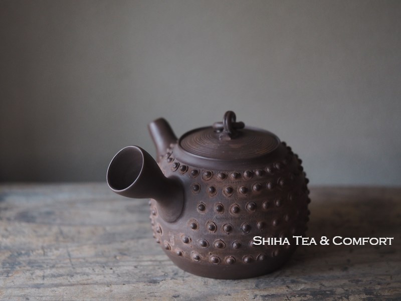 TOJU Rivet Ceramic Teapot 陶寿鋲打仿鉄茶壺 | SHIHA TEAPOT SHOP - Japanese Kyusu ...